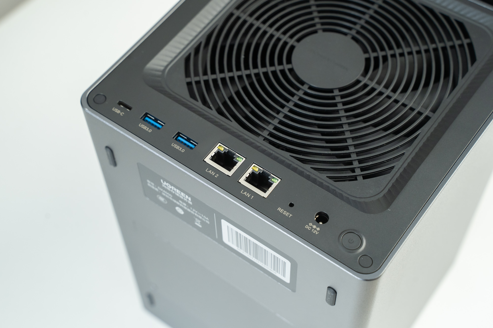 不想折腾：绿联 DX4600 国产 NAS 开箱体验 | 罗磊的独立博客