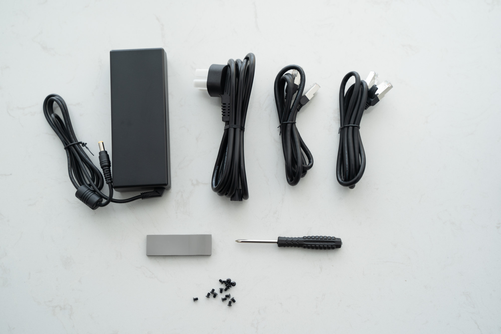 不想折腾：绿联 DX4600 国产 NAS 开箱体验 | 罗磊的独立博客